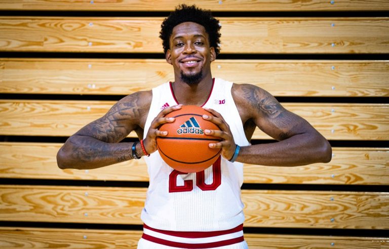 De'Ron Davis - Indiana Hoosiers Basketball - IndianaHQ